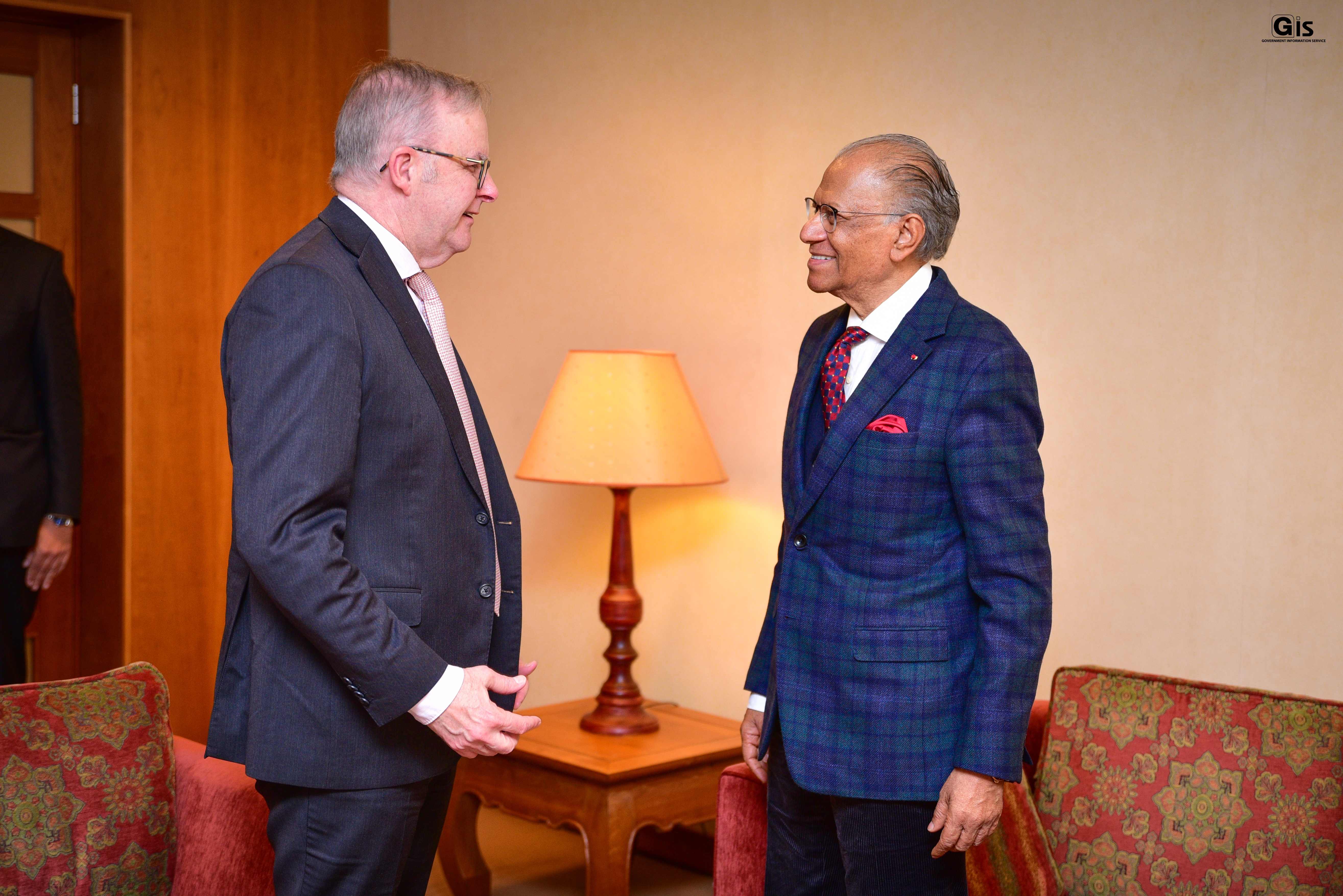 Prime Minister Ramgoolam meets his Australian counterpart